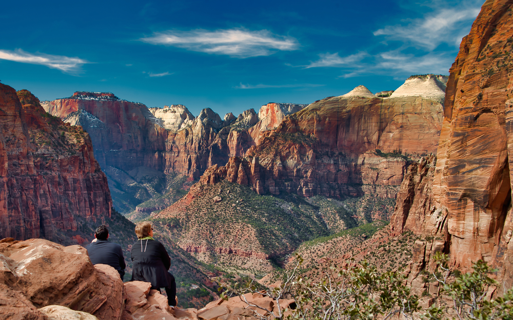 Guided Tours vs. Self-Exploration: Navigating Utah's National Parks ...